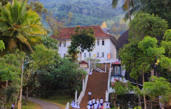 Matale Aluvihara Rock Temple | Sri Lankan Riders